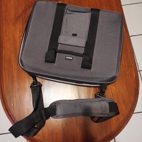 Other | Cocoon Laptop Bag | Poshmark